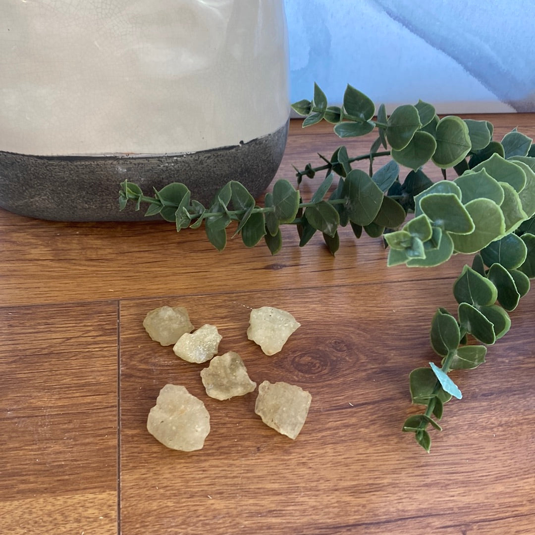 Libyan Desert Glass .5-1" – Crystal Joys